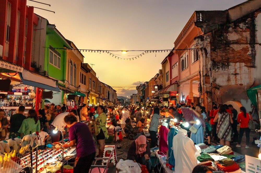 Discover the Best Sunday Market Near Me: A Family Fun Day Out | DOWTK